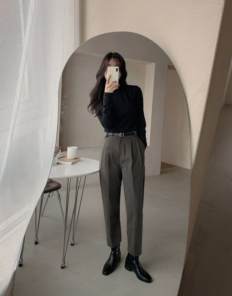 14 Outfit Kemeja Hitam Wanita Terbaik untuk Santai dan Kerja - MC ...